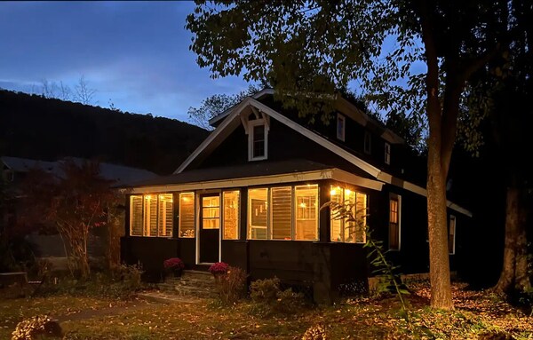 Charming 3-bedroom Bungalow With Ac  In Phoenicia, Catskills - Phoenicia, NY