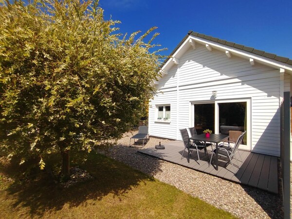 Beautiful, Modern Scandinavian Summer House With Garden, Close To The Beach And In A Quiet Location.  Rental From May To October - Warnemünde