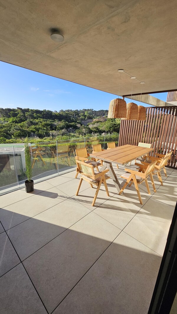Waterfront Apartment, Full Amenities And 24 Hours Security. - Jaureguiberry