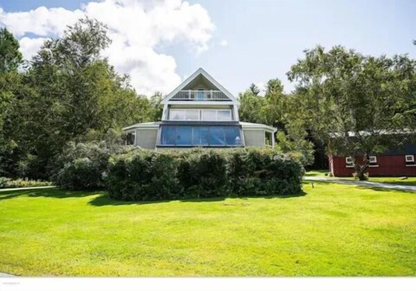 Spacious Home Just 1.5 Mi From Pleasant Mtn.  Spectacular Views Of Mt Washington - Bridgton, ME