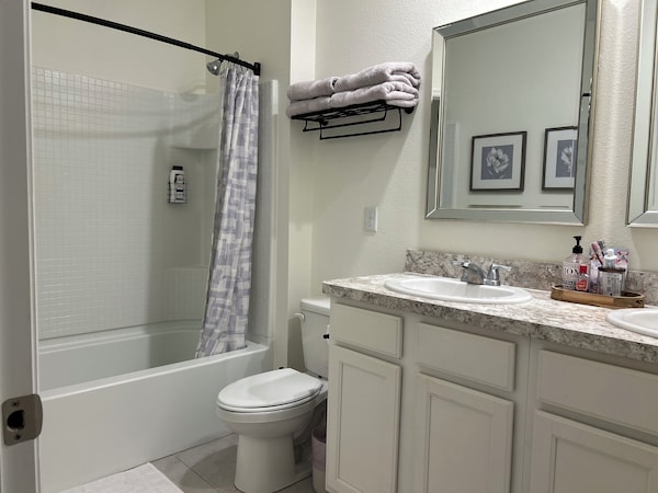 Divine The Best Room In Davenport - Shared Bathroom - Davenport, FL