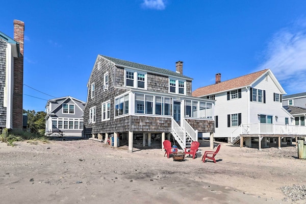 Cozy Beach Front Cottage In Hawk's Nest - Connecticut