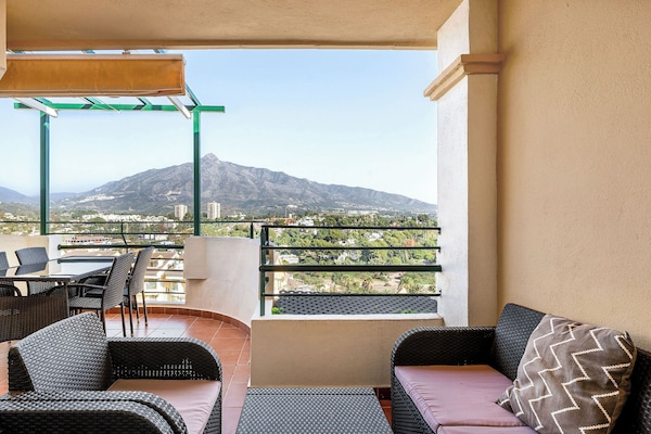Unmatched Location, Breathtaking Views, Garage, Señorio De Aloha Nao Pool Club - Marbella