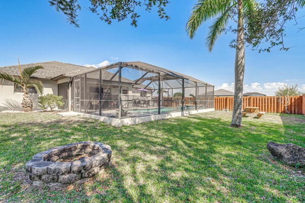 Private Pool & Fire Pit: Family Gem In Cape Coral - Fort Myers