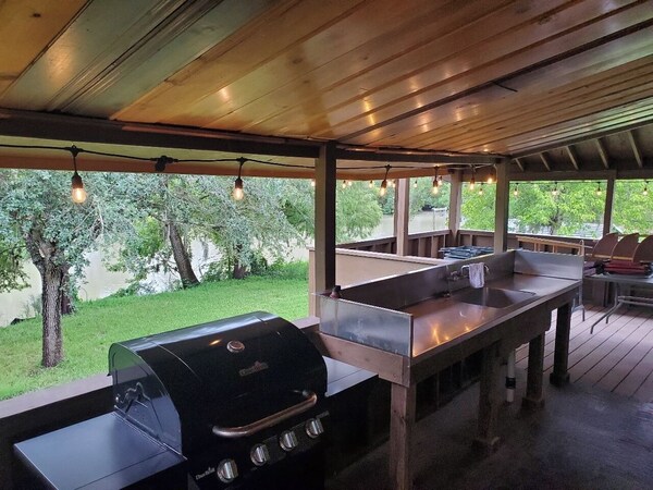 A Fisherman's Paradise, Located On The Beautiful Guadalupe River. - Texas