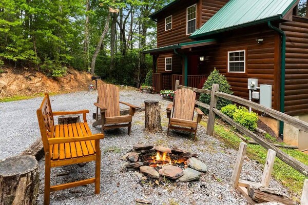 8 Cabins In Sevierville - Perfect For Large Groups - Sevierville, TN