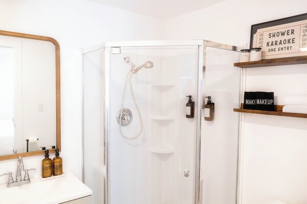 Cozy & Convenient, 5 Mins. To Sloan's & Empower - Denver
