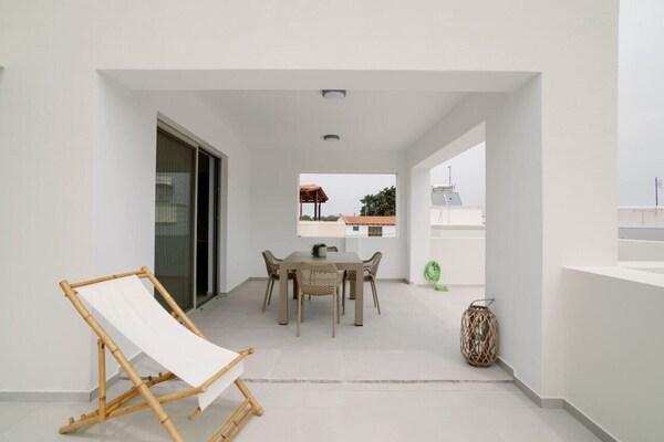 Belle Vue Balcon Loft: Luxe Living - Kos