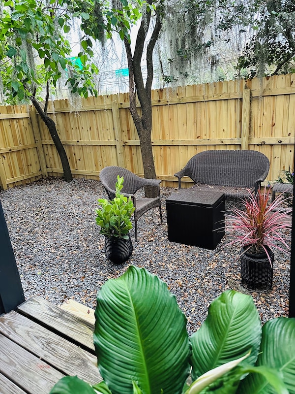 Cozy 1-bedroom With A Beautiful Backyard In Awesome Orlando - Maitland, FL