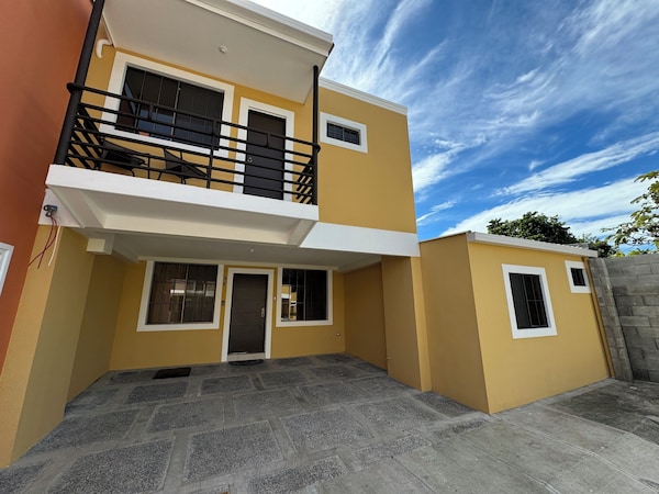 3-bedroom Townhome In Marvelous Santa Tecla With Ac, Wifi &Beautiful Attractions - San Salvador
