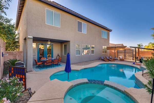 Luxury Las Vegas Villa: Heated Pool & Game Room - Boulder City, NV