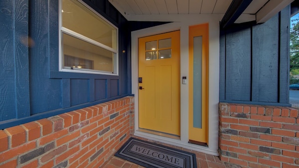 Folsom Old Town Escape Ii - King Bed, A/c, Laundry, Trails, Walk To Sutter St - El Dorado Hills, CA