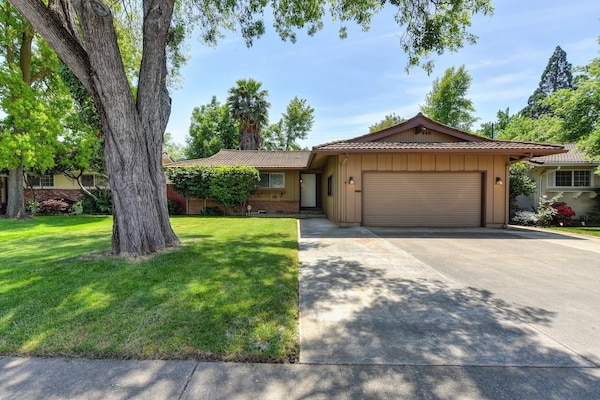 Fieldonblue Large Yard Grill, Garage, Close To Downtown, Golden One, Uc Davis - Sacramento, CA