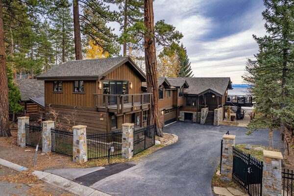 Aqua Vista Lakefront Estate By Tahoe Getaways - 6 Br In Carnelian Bay W Buoy, Pier & Game Room - Tahoe City, CA