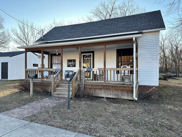 Charming 1-bedroom House In Terrific Harrisburg With Ac, Wifi - Harrisburg, IL