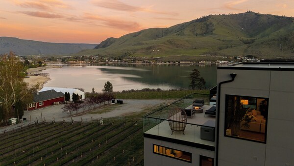 Ultra Luxury Chelan Lake House W/ Sauna, Steam Room, Cold Plunge, And Hot Tub - Manson, WA