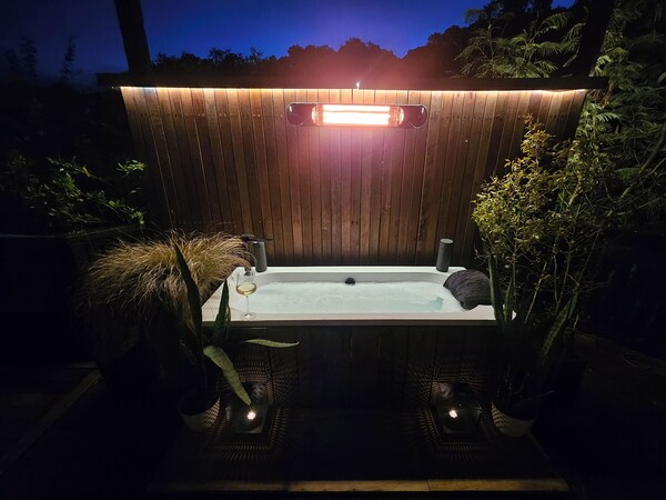 City Bush Escape.  Central Location But Very Private. - Wellington