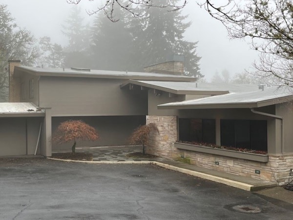 Spacious Mid Century 5-bedroom House In S Salem With Ac, Wifi, Pool, Bar Area - Salem, OR