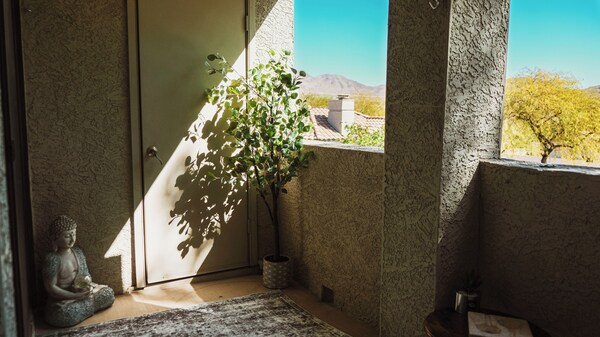 Cozy 1-bedroom Condo In Scottsdale With Mountain Views And A Central Location - Fountain Hills, AZ