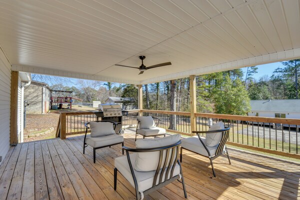 Deck, Grill & Dock Access: Lake Keowee Retreat! - Seneca, SC