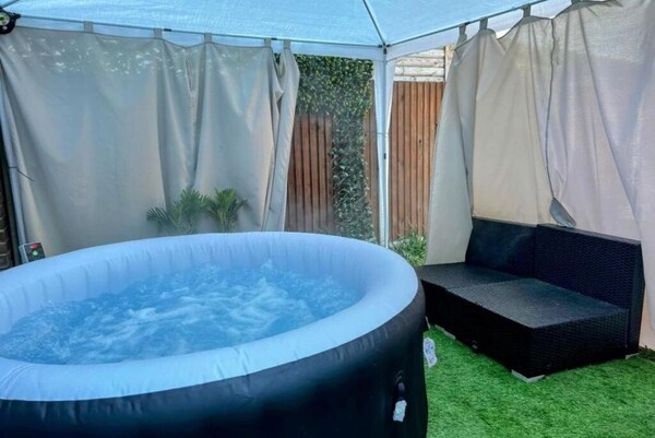 Luxurious Modern House With Hot Tub And Free Parking - Canterbury