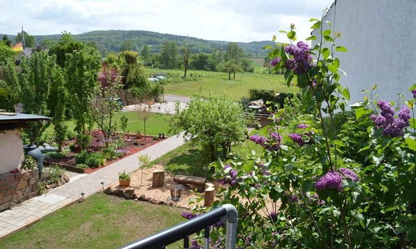 Ferienhaus 'Gründaublick' Mit Gemeinsamer Terrasse, Gemeinsamem Garten Und Wi-fi - Büdingen