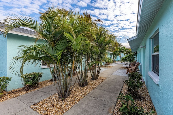 Key West Style Bungalows! - Holiday, FL