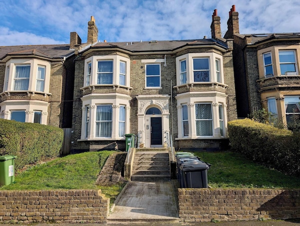 Charming One-bedroom Flat In London - 布羅姆利