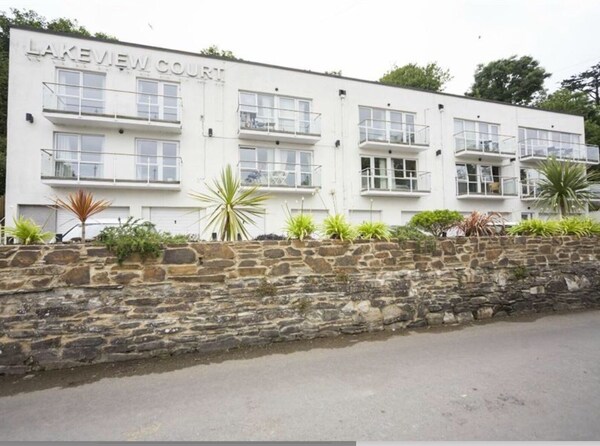 Newquay Lakeview Apartment - Perranporth