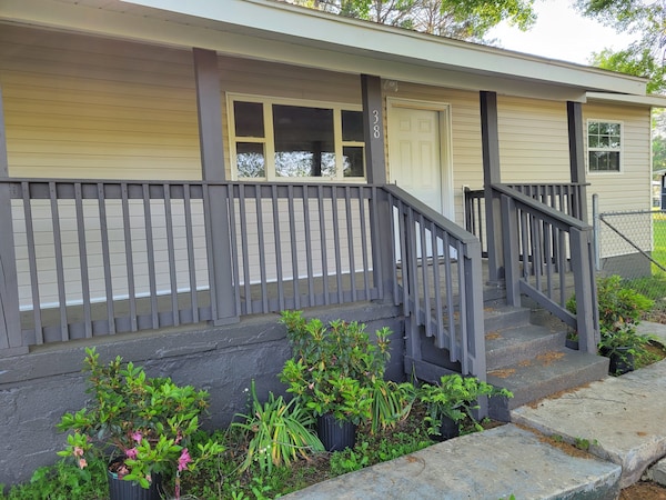 Charming 3-bedroom House With Wifi And Ac In Laceys Spring - Huntsville, AL