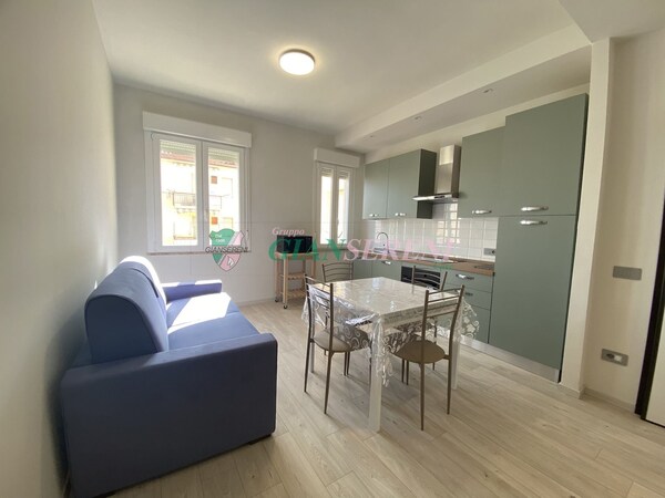 Two-room Apartment Sleeps 5 In The New Town Area - San Vincenzo
