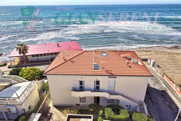 Three-room Apartment, Sleeps 4, Shell Area - San Vincenzo