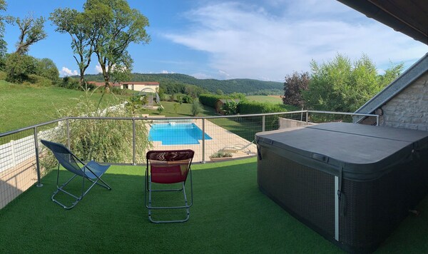 Cottage Au Coeur Du Pays Des Lacs Du Jura - Piscine-spa-sauna - 10 Personnes - Gigny
