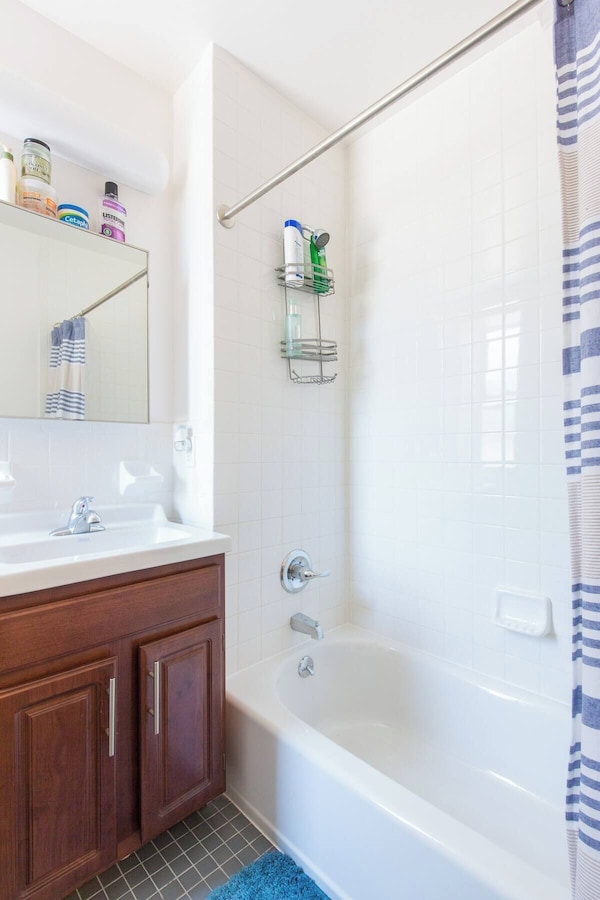 Huge 1br Crown Heights - 25 Mins To Manhattan - Sunnyside - Queens NY