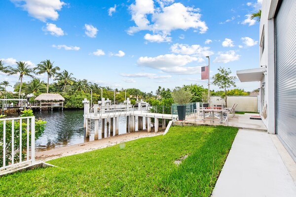 Unique Retreat - Unit B: Homey First-floor Haven - Deerfield Beach, FL