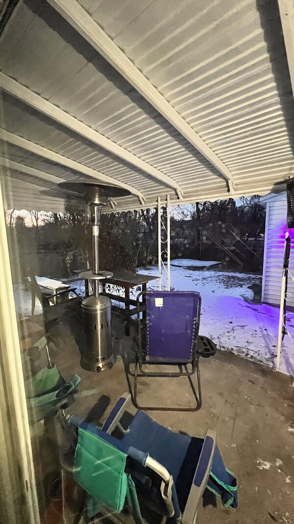 Cozy House Close To The Airport\na Safe Area Located In Telegraph \N Close 94 Fwy - Dearborn, MI
