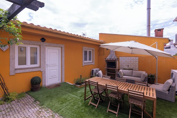 Perafita Yellow House - Ecohost - Labruge