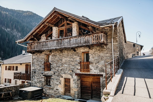 Ski Chalet Avec Vue Montagne - Arrêt De Navette A 15mtr, 8min Des Pistes- 14pax - La Plagne