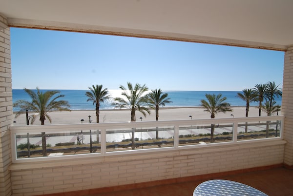 Spacious Apartment On The Frontline Of Muchavista Beach - Alicante