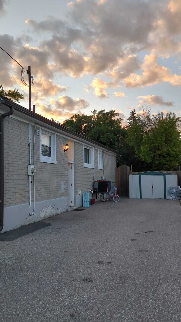 Main Floor Unit - Vaughan