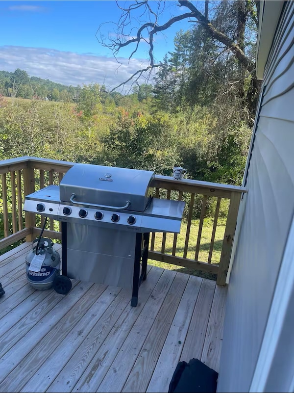 3-bedroom House In Charming Meredith With Wifi, Ac. Enjoy Your Stay - Lake Winnipesaukee, NH