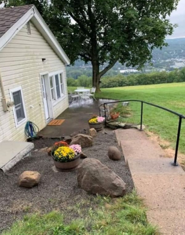 Full House Overlooking Watkins Glen & Seneca Lake! - Watkins Glen