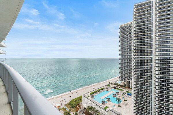 Sun, Sand & Skyline  Your Ultimate Miami Vacation Awaits - Davie, FL