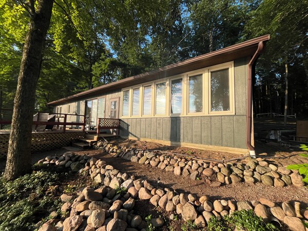 Charming 2-bedroom House In Three Rivers With Wifi And Ac On Mud Lake. - Constantine, MI