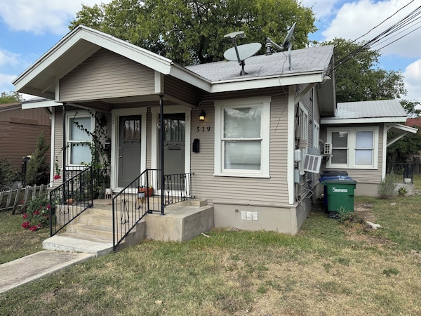 Midtown Bungalow - San Antonio, TX