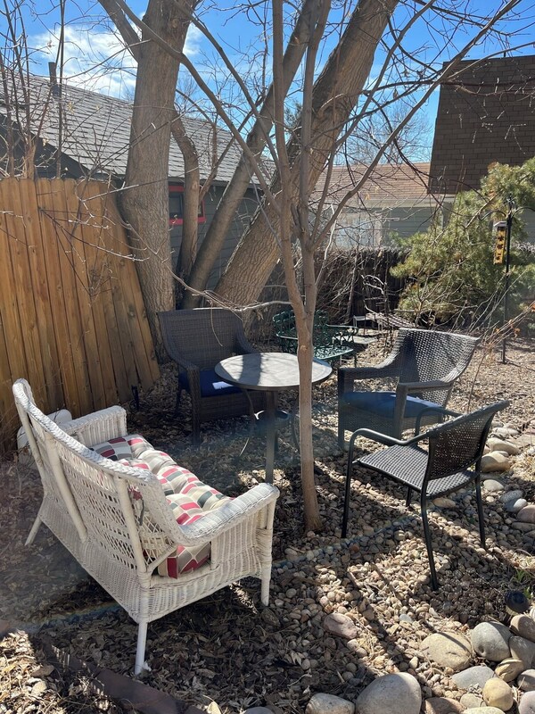 Vintage Haus - Cheerful, Elegant, Old World Modern - Longmont, CO