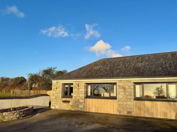 Little Hillside, Romantic, Character Holiday Cottage In Redruth - Pool