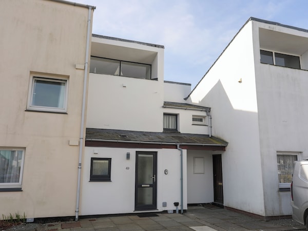 Sailing Home, Pet Friendly In Porthmadog - Porthmadog