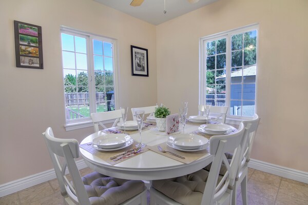 Timia: Spacious, Charming 1-bedroom In A Community Style House In Prime Location - Palo Alto, CA