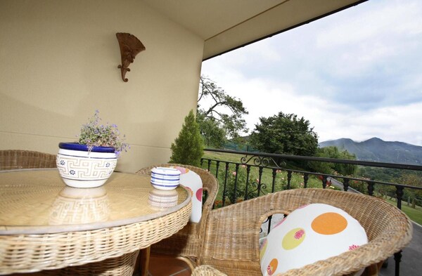 Maison De Vacances 'Supereda' Avec Vue Sur Les Montagnes, Terrasse Privée Et Wi-fi - Cangas de Onís